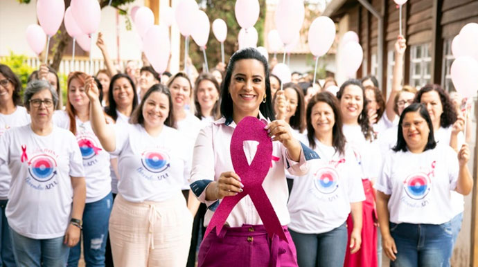 Outubro Rosa Assistência Social Realiza Ação Com Elas